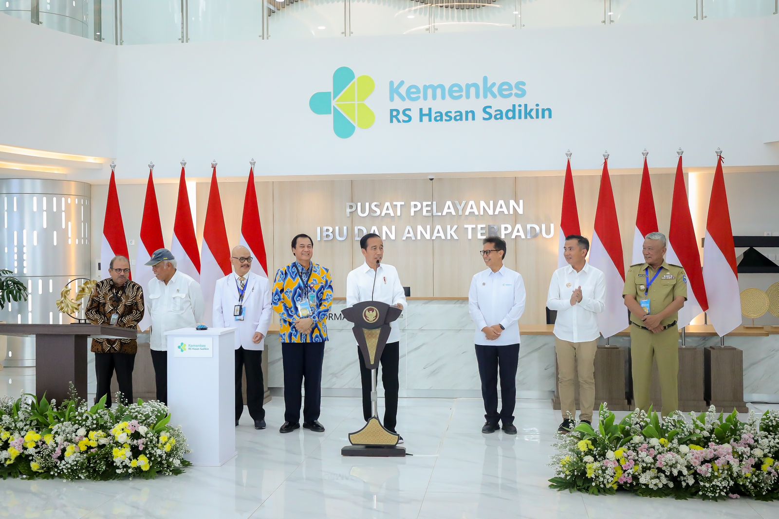 Saat di RSHS Bandung, Presiden Jokowi: Pemerintah Terus Tingkatkan ...